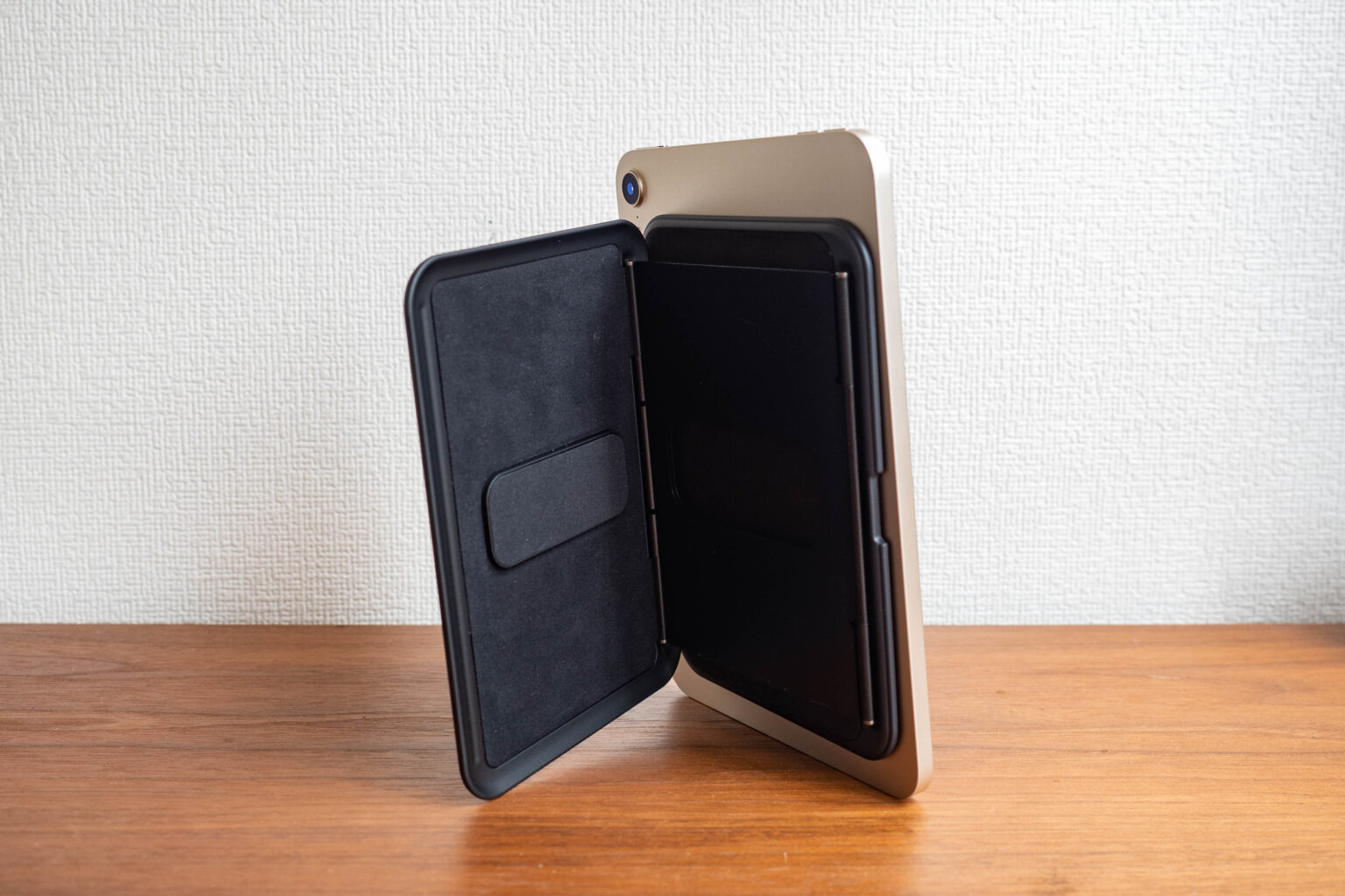 マグネットに進化！iPad miniには『MOFT Snap Floatスタンド』が最適！｜spielen